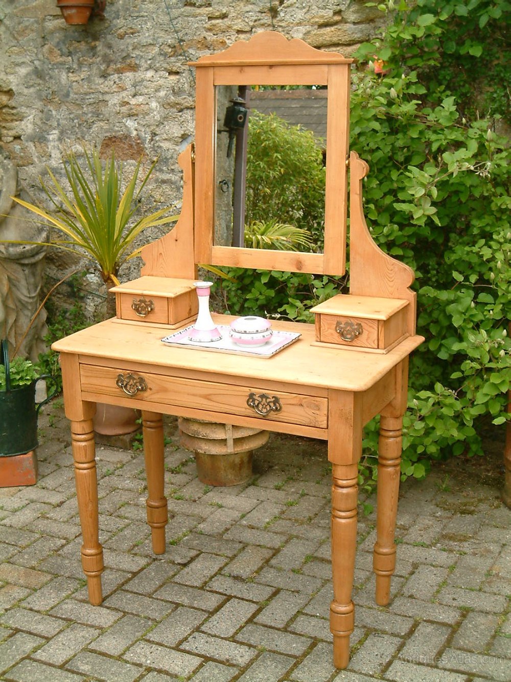 A Restored Edwardian Pine Dressing Table - Antiques Atlas