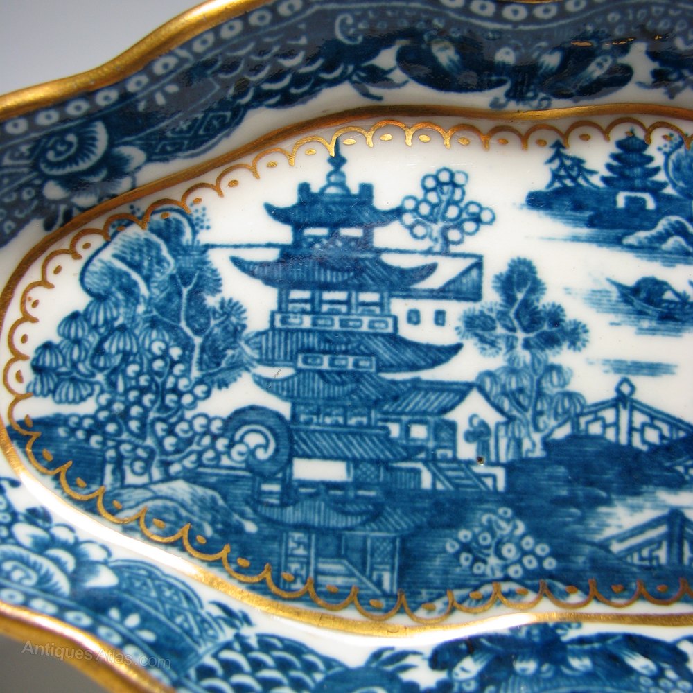 Antiques Atlas - Caughley Temple Pattern Porcelain Spoon Tray