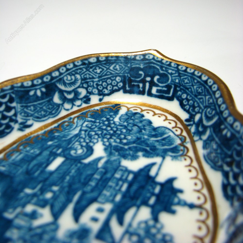 Antiques Atlas - Caughley Temple Pattern Porcelain Spoon Tray