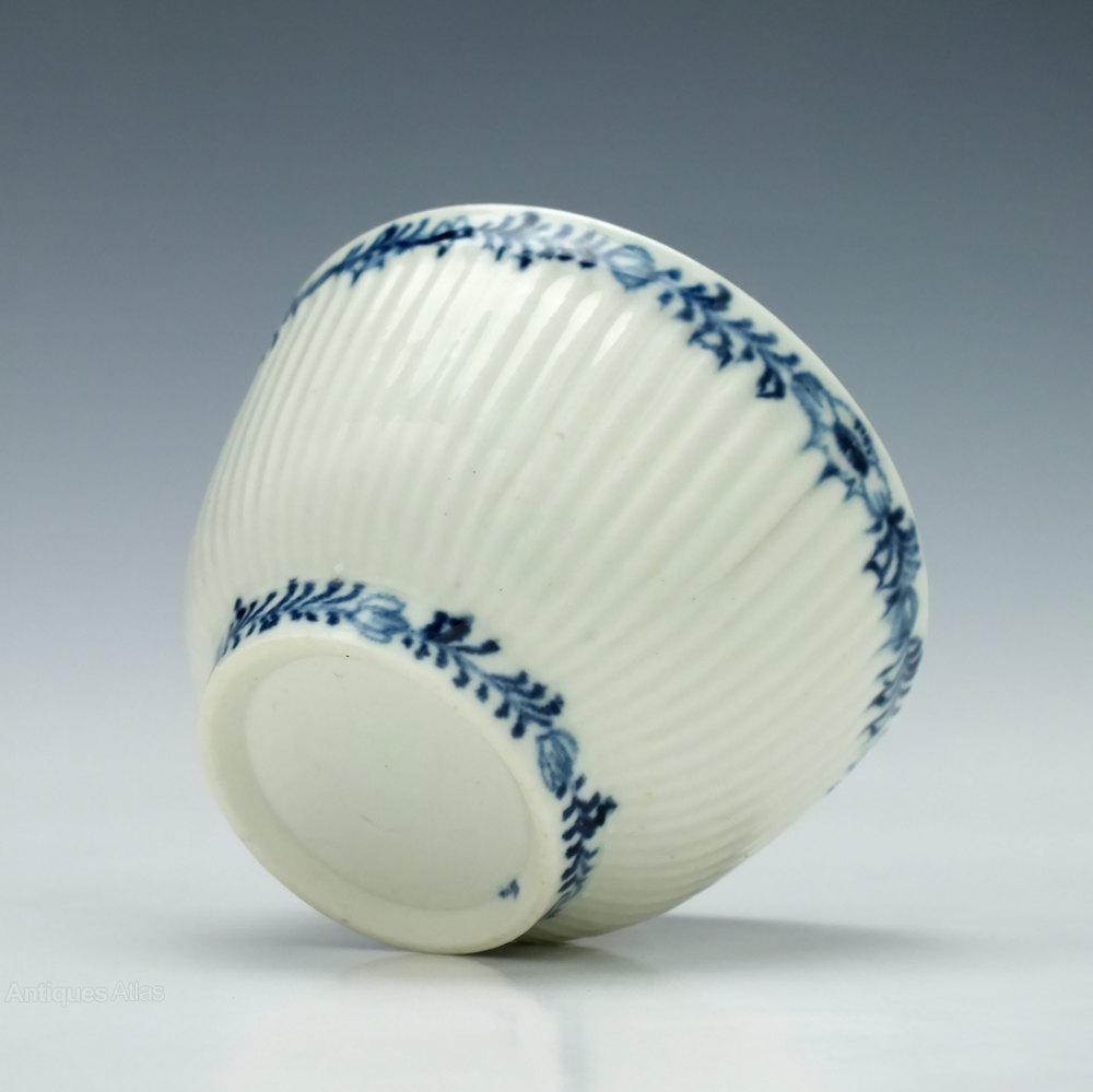 Antiques Atlas - Lowestoft Flower Band Border Tea Bowl And Saucer