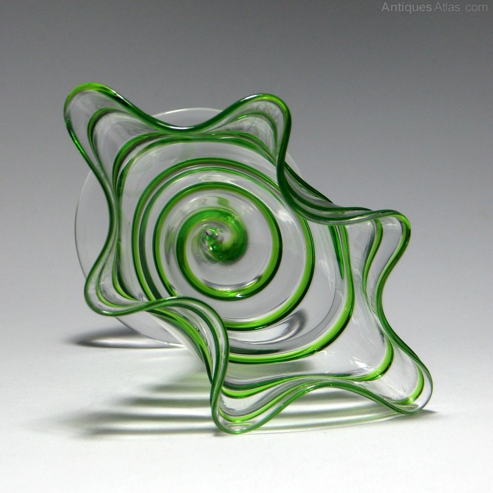 Antiques Atlas - Stuart Art Nouveau Green Trailed Fazoletto Vases