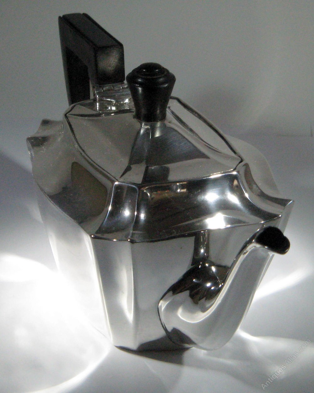 Antiques Atlas - Edward VII Silver Batchelor Teapot, 1903