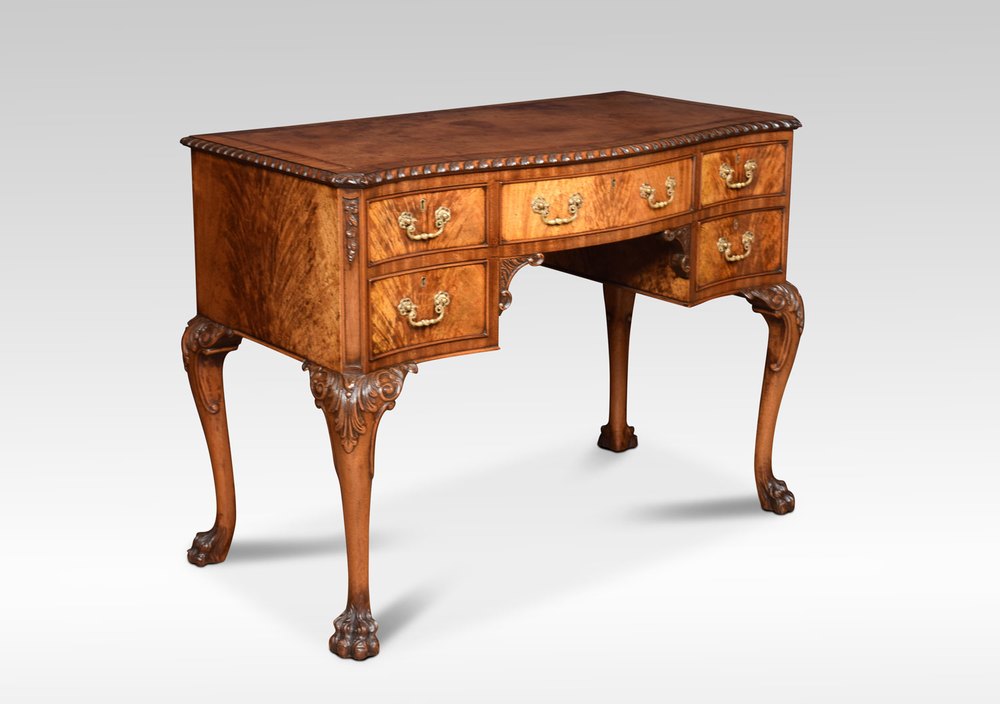 Figured Walnut Writing Desk - Antiques Atlas