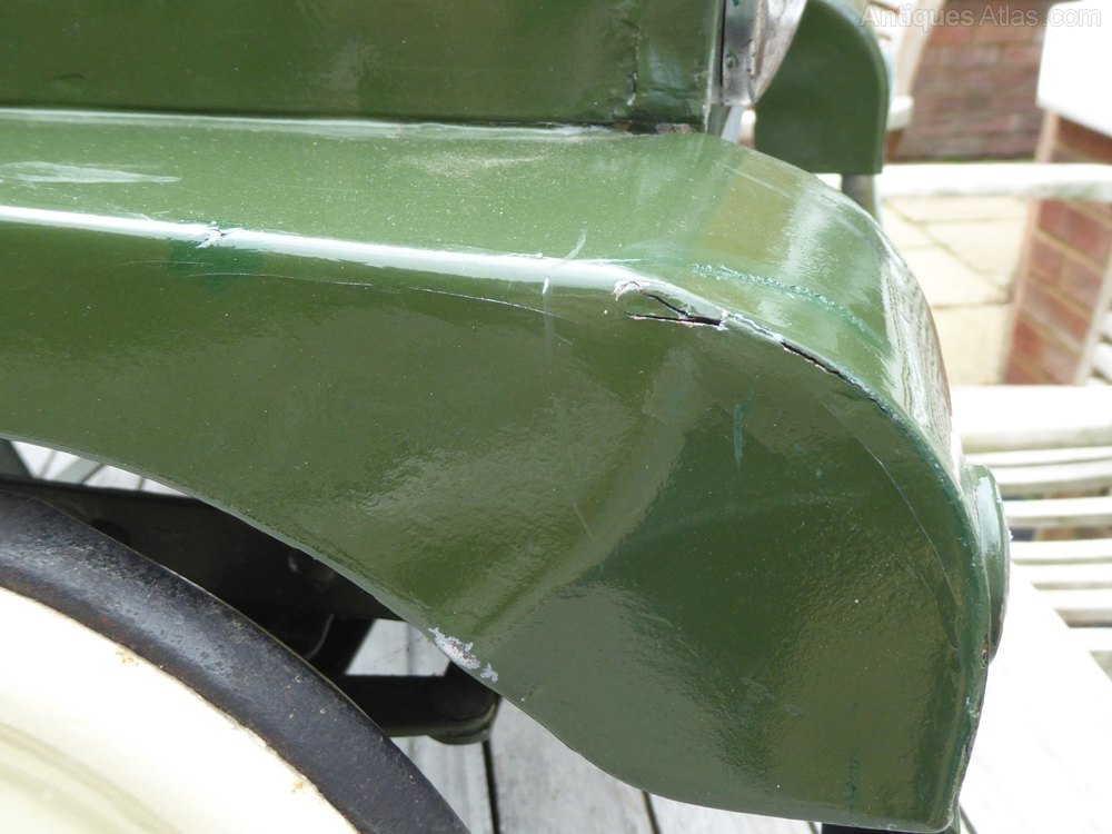 Antiques Atlas - Triang 1950's Land Rover Series 1 Pedal Car