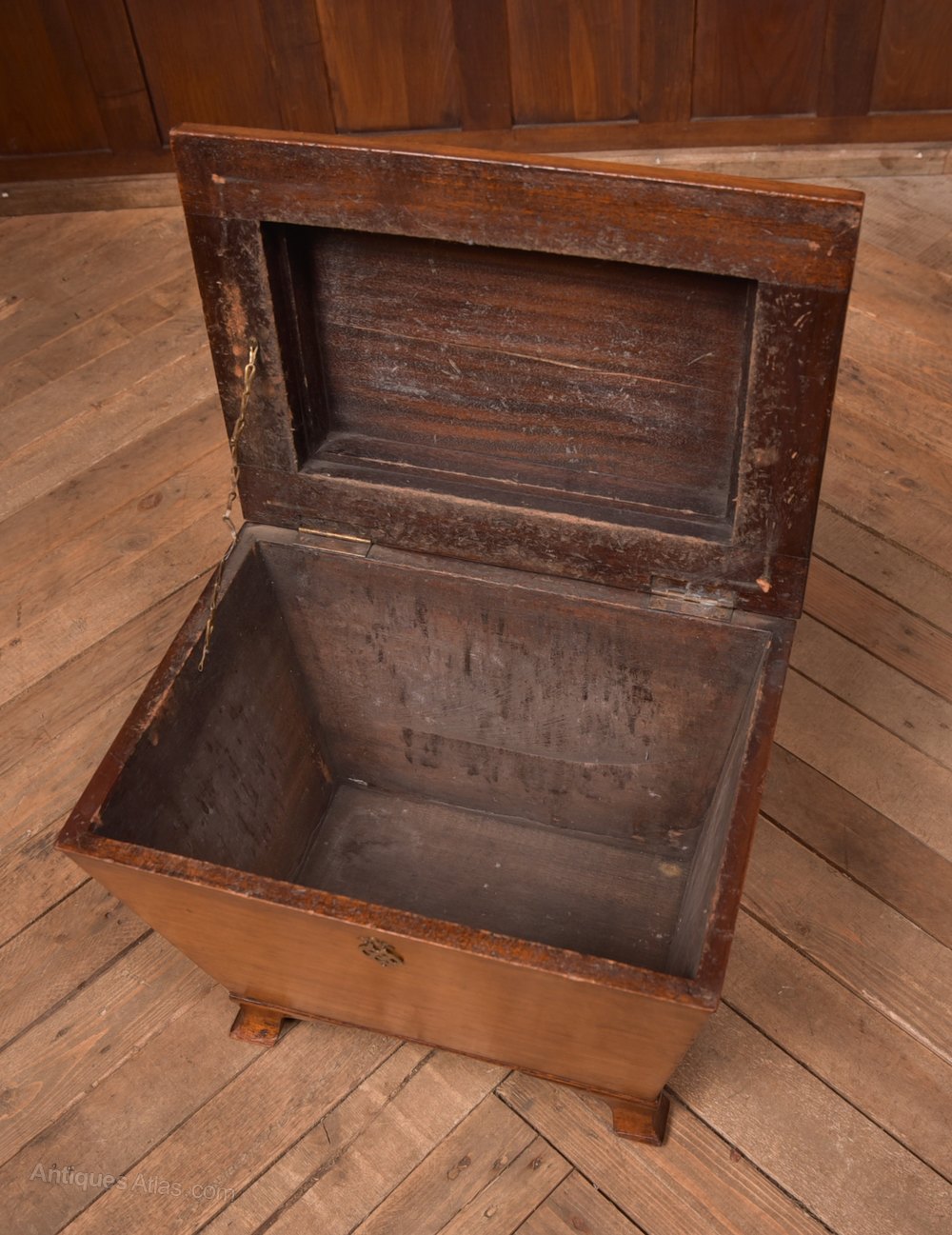 Antiques Atlas - Edwardian Mahogany Coal Box