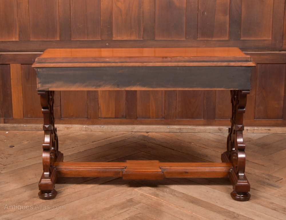 Victorian Red Walnut Hall Table - Antiques Atlas