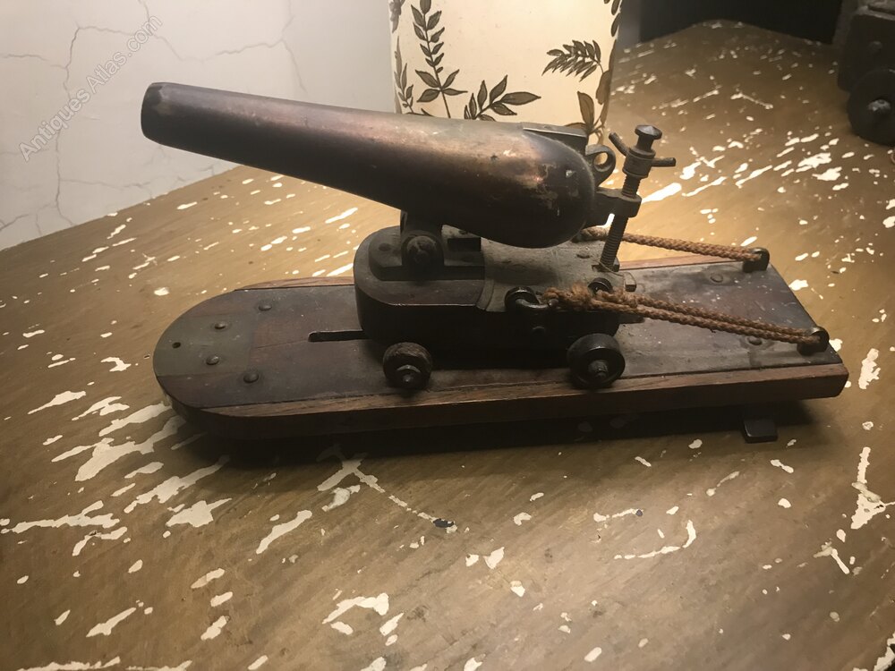 Antiques Atlas - A Victorian Model Of A Battery Gun as897a894 / Battery gun