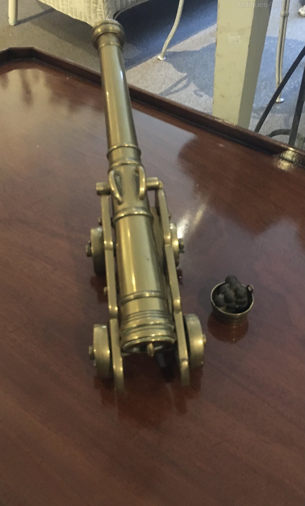 Antiques Atlas - Desk Top Cannon as897a1070 / Desk top cannon