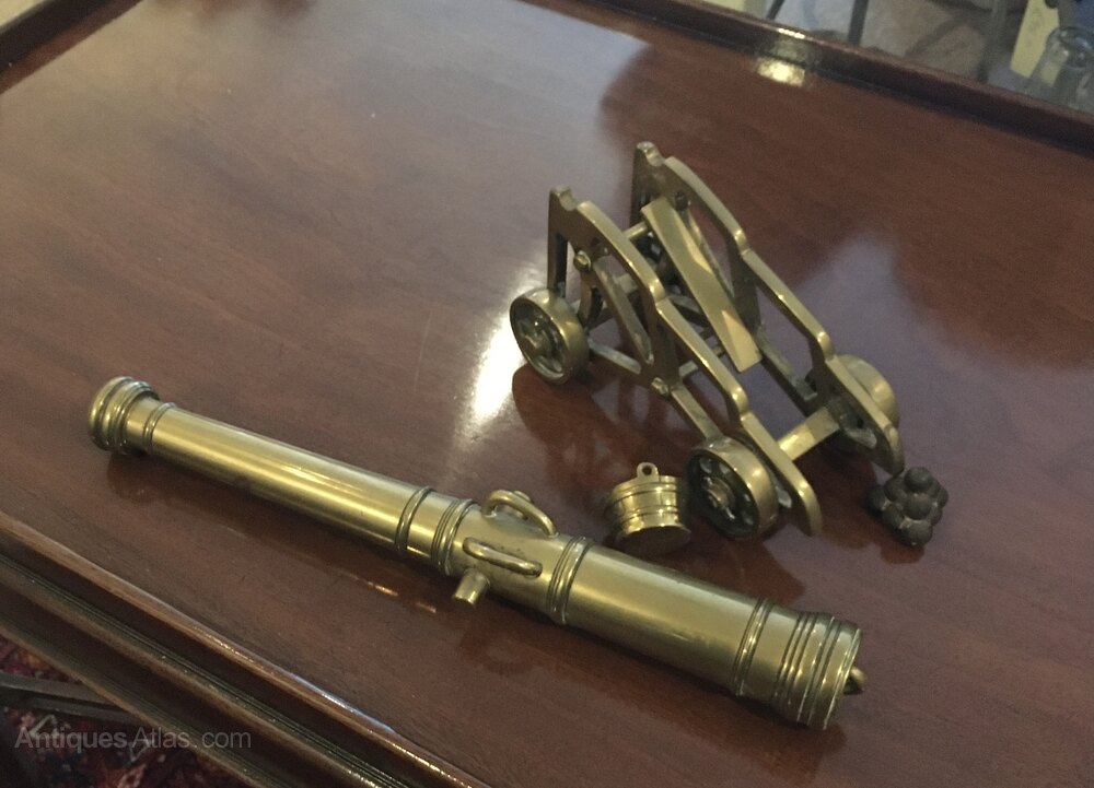 Antiques Atlas - Desk Top Cannon as897a1070 / Desk top cannon