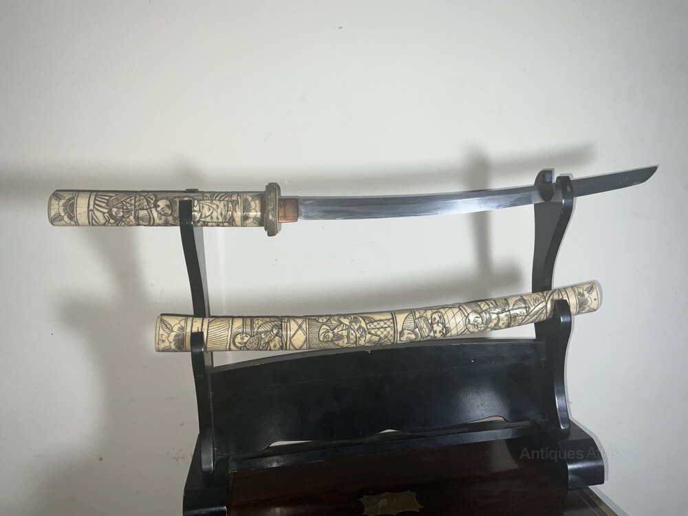 Antiques Atlas - JAPANESE SHORT SWORD as1076a1019 / BBC
