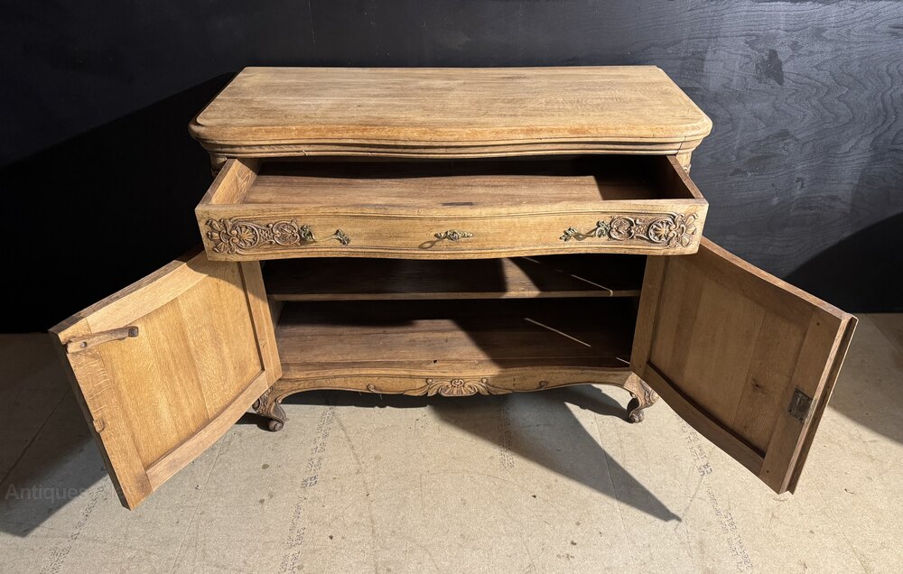 High Quality French 2 Door Cabinet as696a2626 - Antiques Atlas