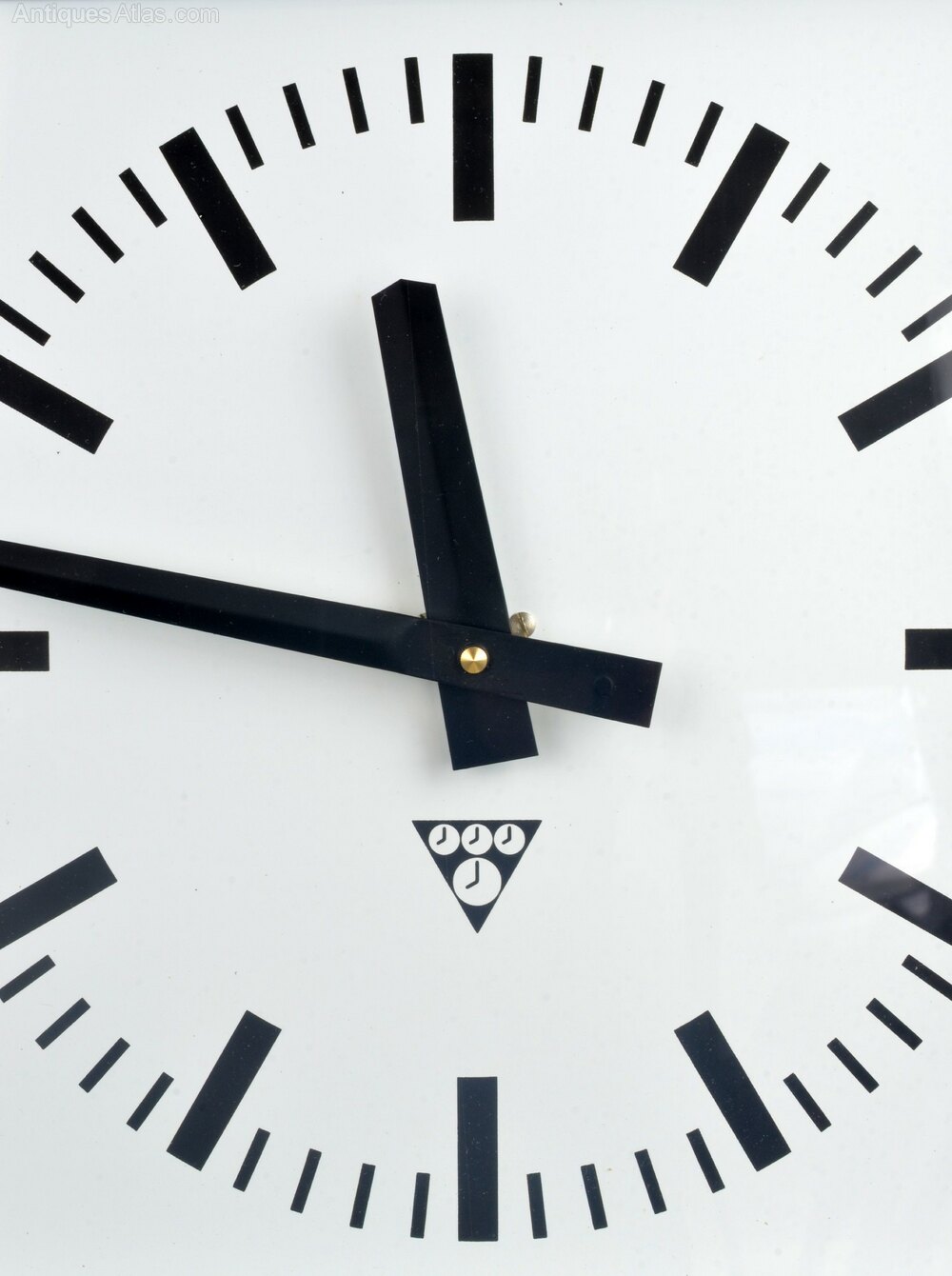 Antiques Atlas - A Factory/industrial Vintage Wall Clock as1142a067 / cz34