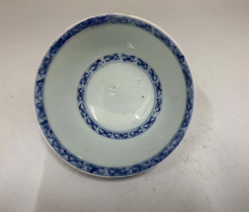 Antiques Atlas - 18 Th Century Chinese Porcelain Tea Bowl