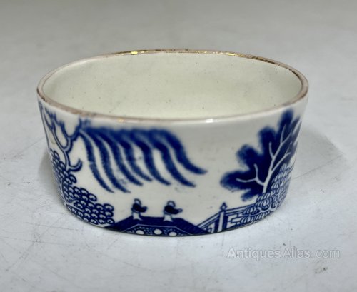 Antiques Atlas - Blue Willow Pattern Salt Pot Mcintyre Circa 1875