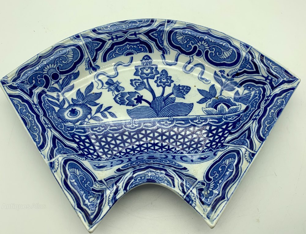 Antiques Atlas - Blue And White Transfer Print Crescent Dish C.1845