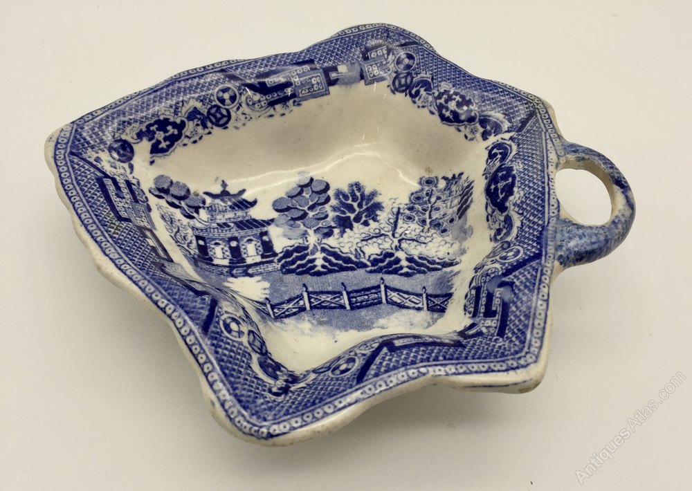 Antiques Atlas - Blue And White Transfer Printed Leaf Dish
