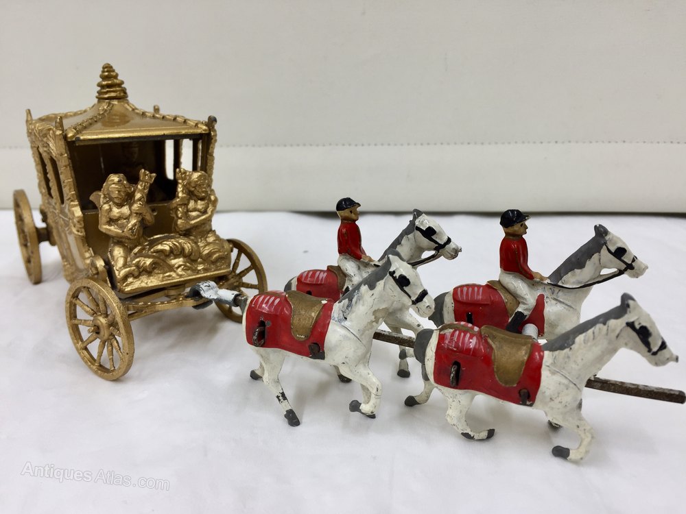 Antiques Atlas - Commemorative Queen Elizabeth Coach & Horses