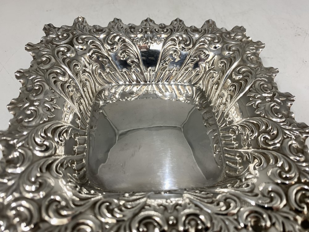 Antiques Atlas - Edwardian Sterling Silver Pin Tray Sheffield Circa 1901