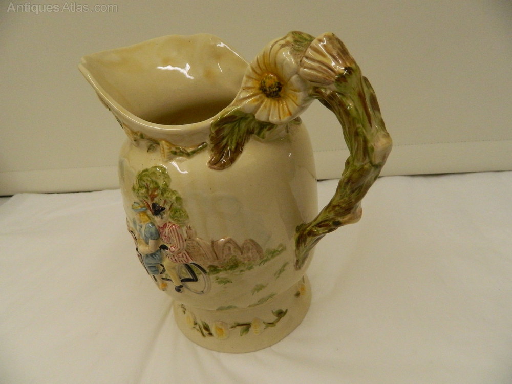 Antiques Atlas - Shorter Pottery "Sweet Hearts " Jug Circa 1930's