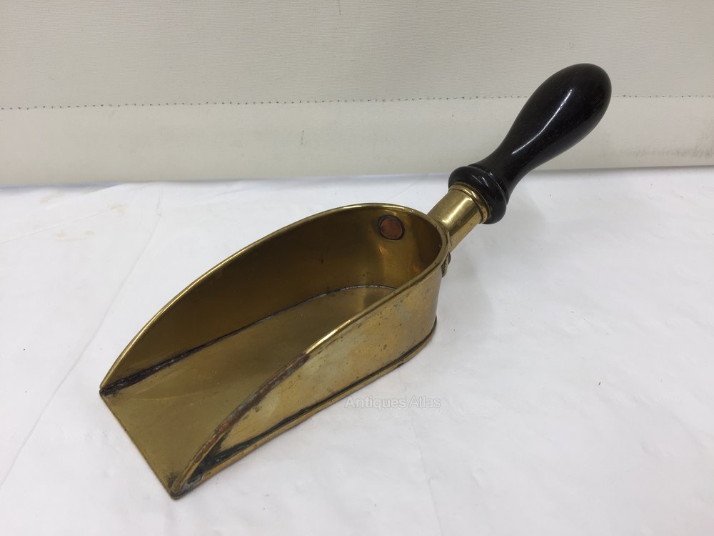 Antiques Atlas - Victorian Brass Grain Or Coffee Shovel Circa 1840