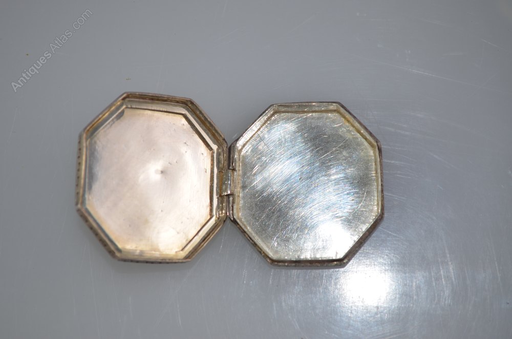Antiques Atlas - Persian 1900/20 Silver Octagonal Pill Box