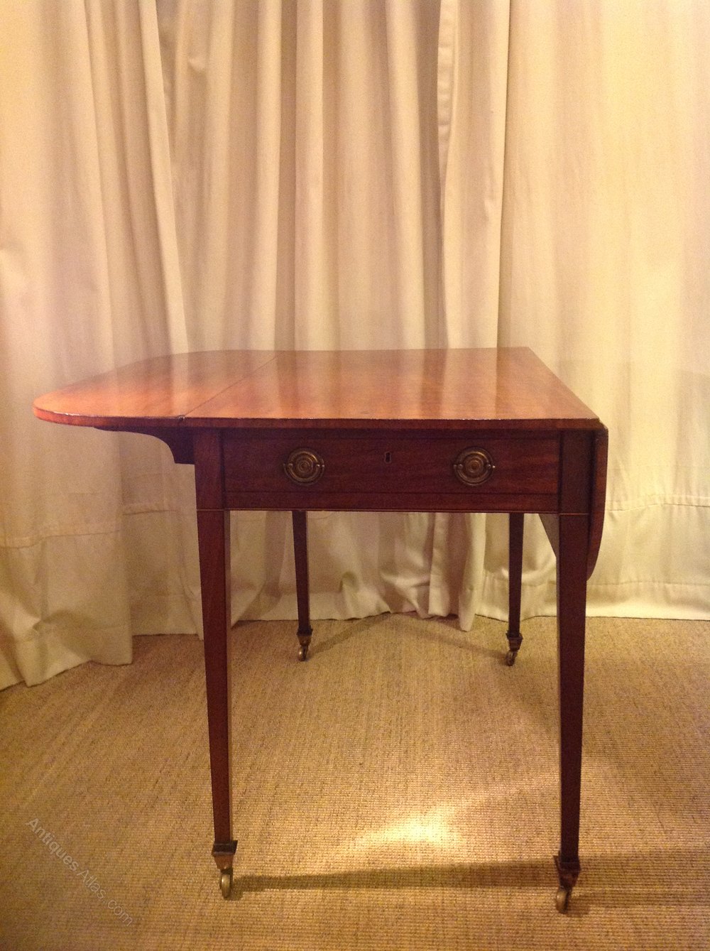 Antique Victorian (1850) Mahogany Pembroke Table - Antiques Atlas