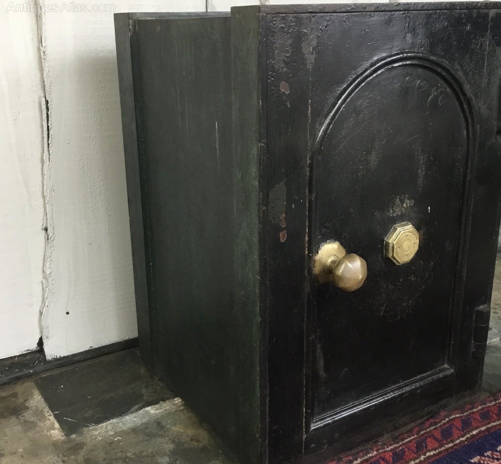 Antiques Atlas - Victorian Bank Safe
