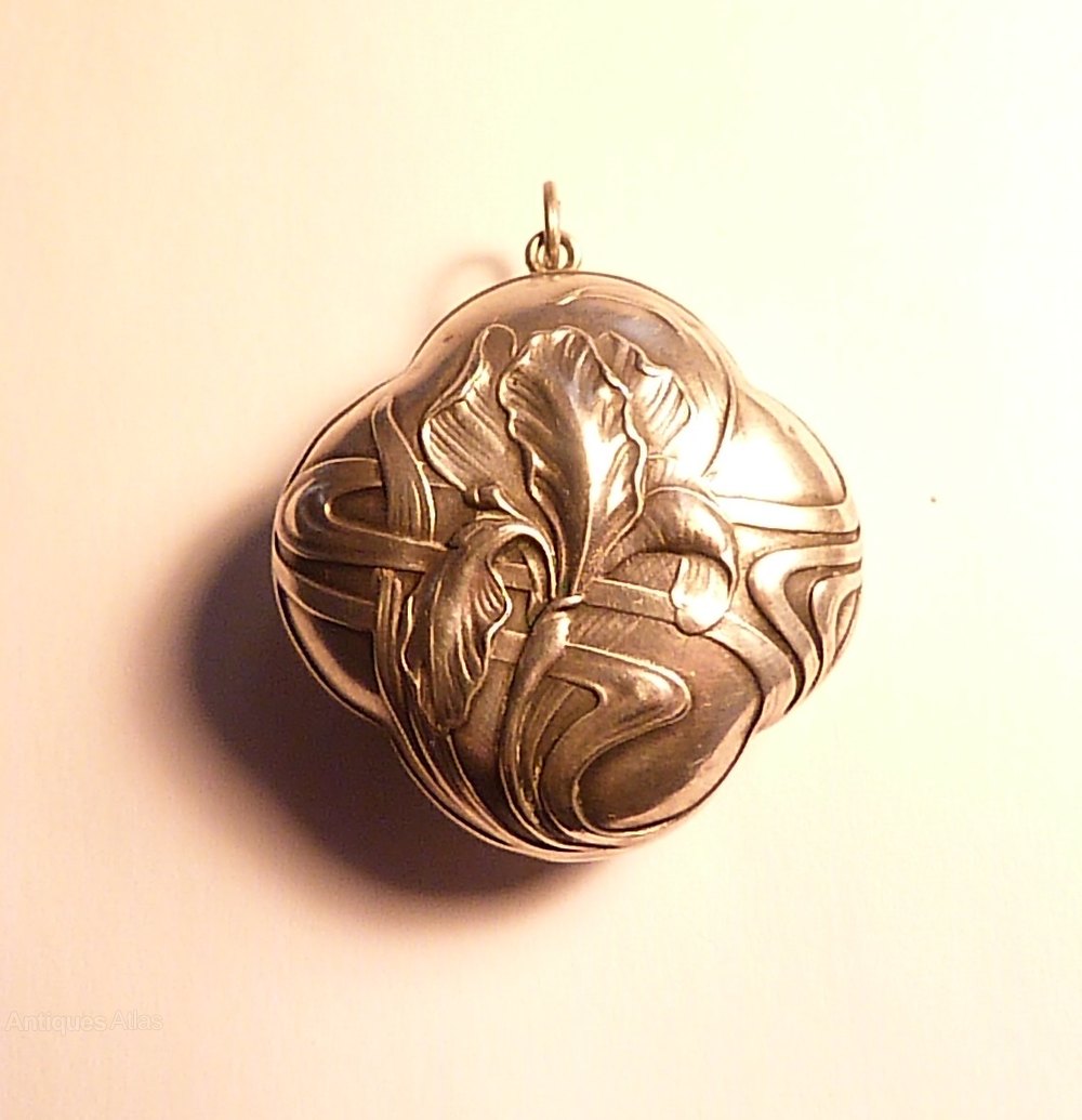 Antiques Atlas - Art Nouveau Solid Silver Locket Christening Gift