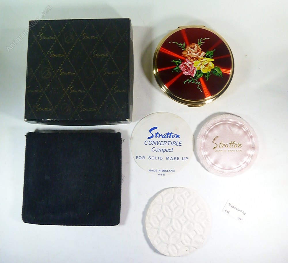 Antiques Atlas - Boxed Stratton Compact 1950s Red Enamel as395a1828