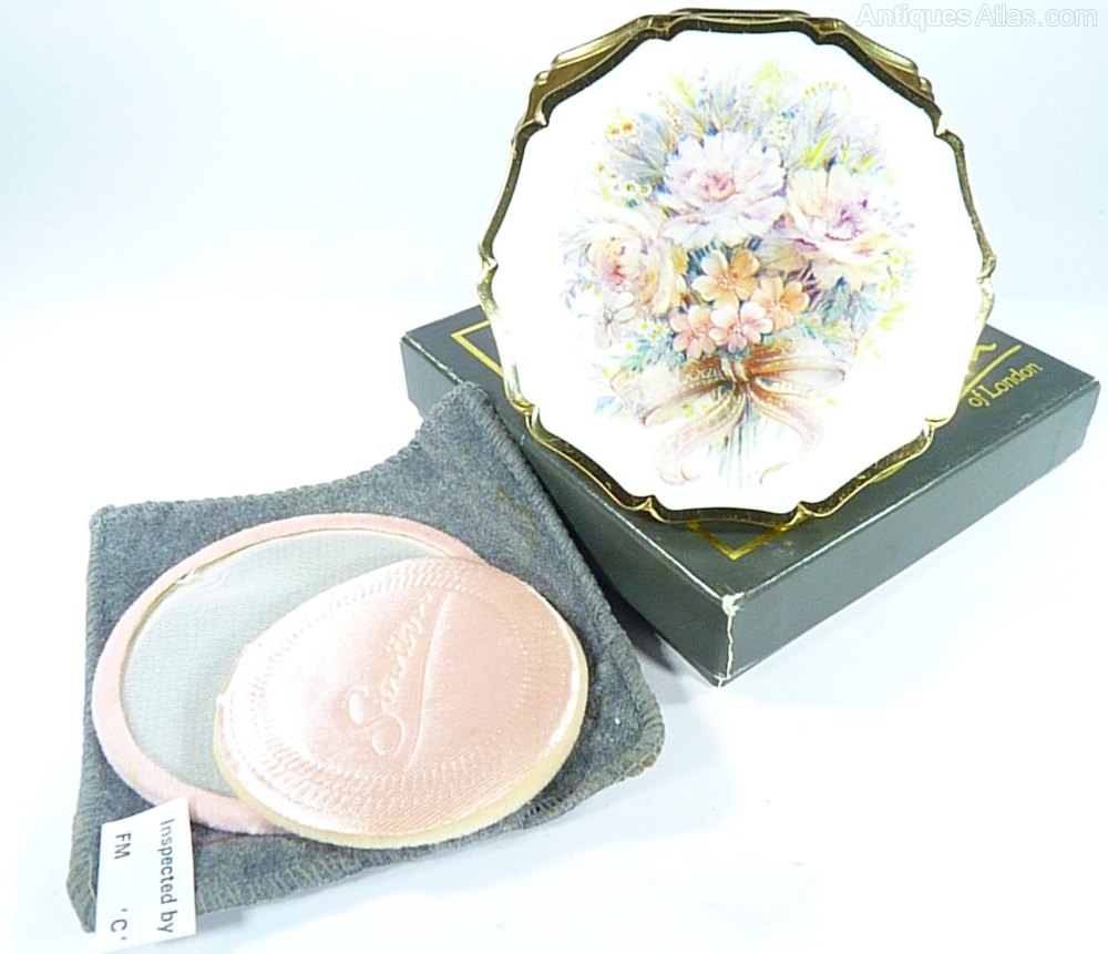 Antiques Atlas - Boxed Stratton Compact Max Factor Creme Puff