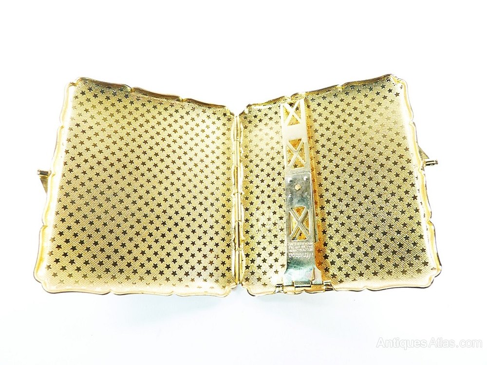 Antiques Atlas - Enamel Ladies Stratton Cigarette Case 1950s