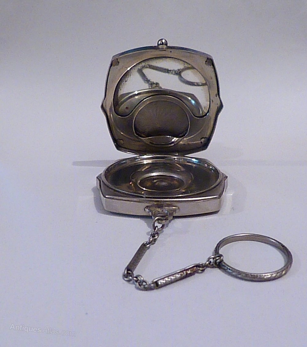 Antiques Atlas - Finger Ring Compacts Silhouette Lady Bird