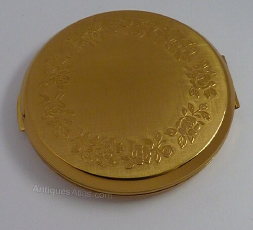 Antiques Atlas - Gleaming Golden Stratton Makeup Compact as395a2753