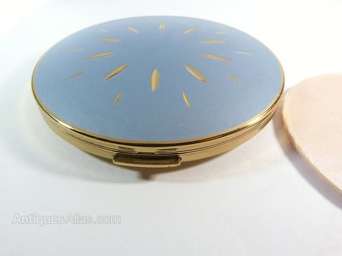 Antiques Atlas - Gorgeous Unused 1960s Stratton Compact