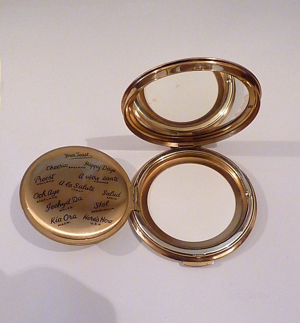 Antiques Atlas - Highly Collectible 1950s Stratton Compact as395a622