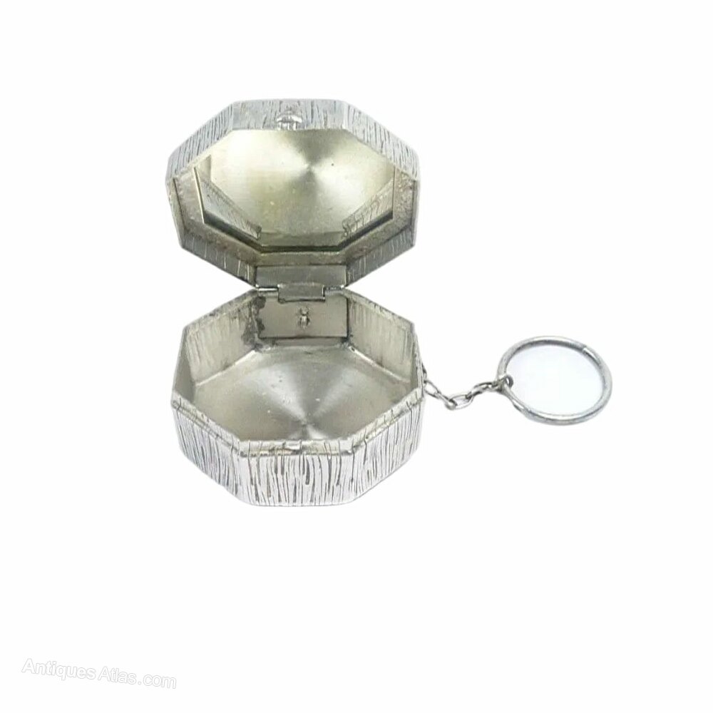 Antiques Atlas - Iconic Jonteel Finger Ring Powder Compact as395a2935