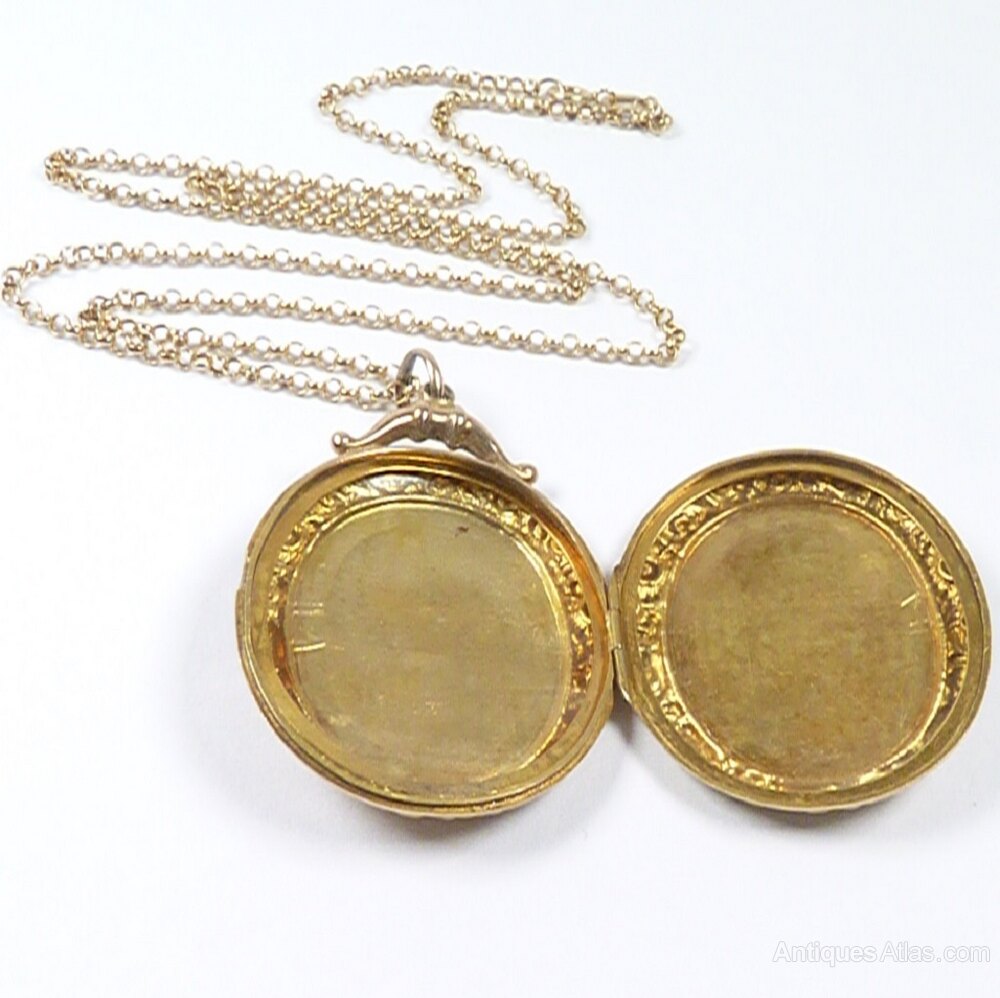 Antiques Atlas - Impressive Solid Gold Locket Necklace as395a2835