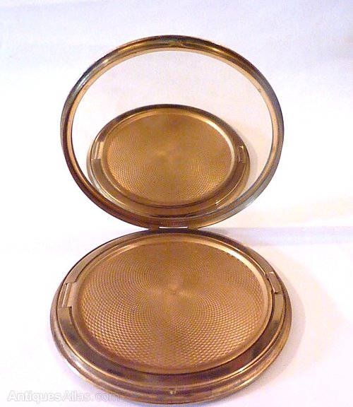 Antiques Atlas - Large Art Deco Powder Compact C.1940
