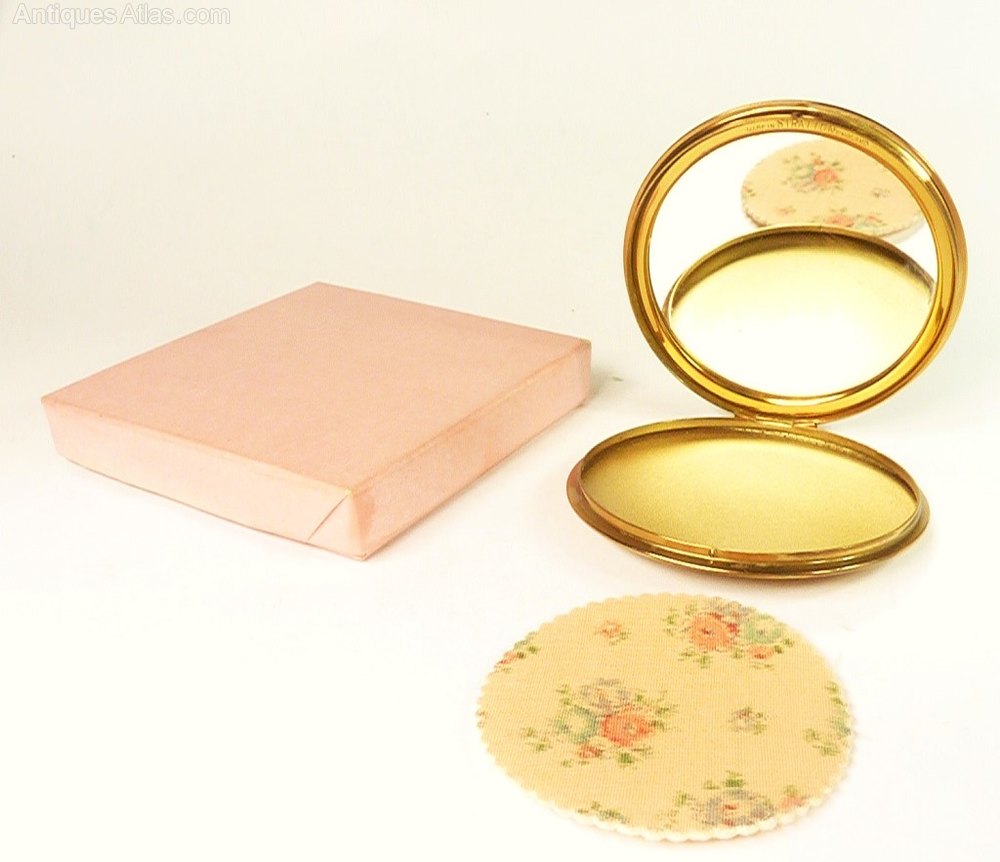 Antiques Atlas - Late 1940s Stratton Compact For Loose Foundation