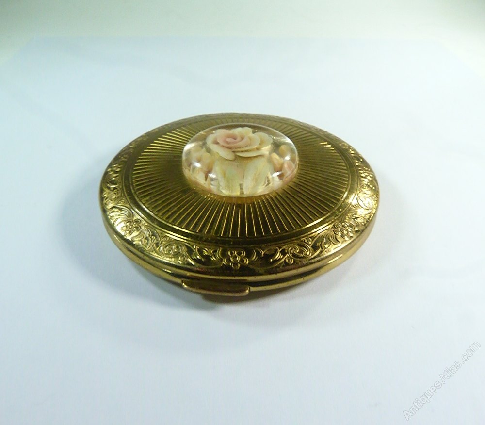 Antiques Atlas - Melissa Lucite Powder Compact 1950s