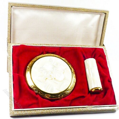 Antiques Atlas - Pearl Wedding Gift Japanese Vanity Set as395a2889