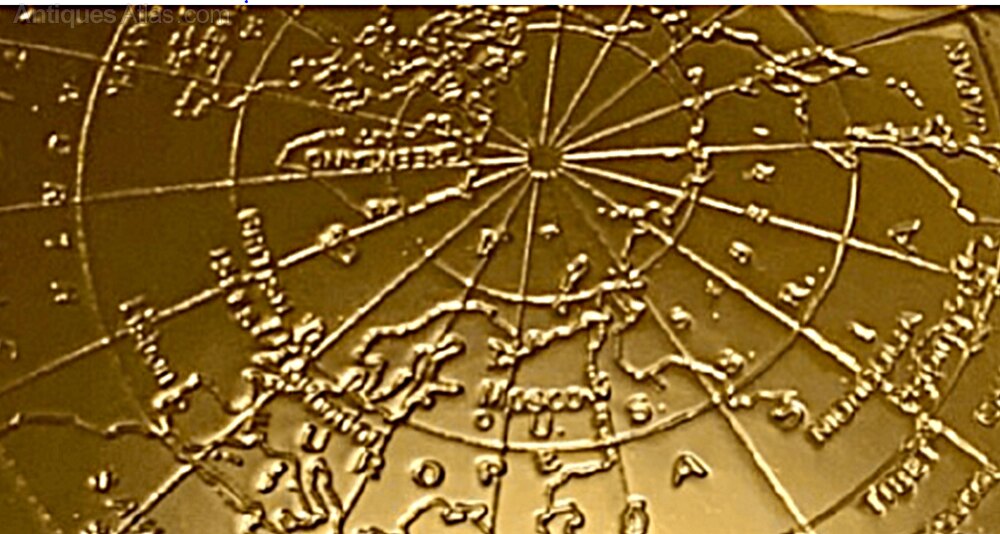 Antiques Atlas - Rare Kigu Map Of The World Powder Compact as395a2811