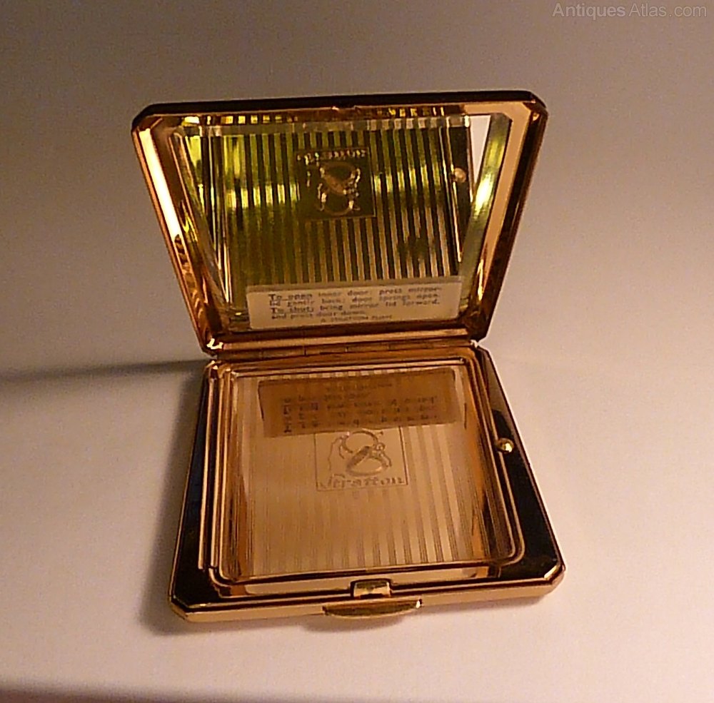 Antiques Atlas - Rare Stratton COUNTESS Book Piece Compact