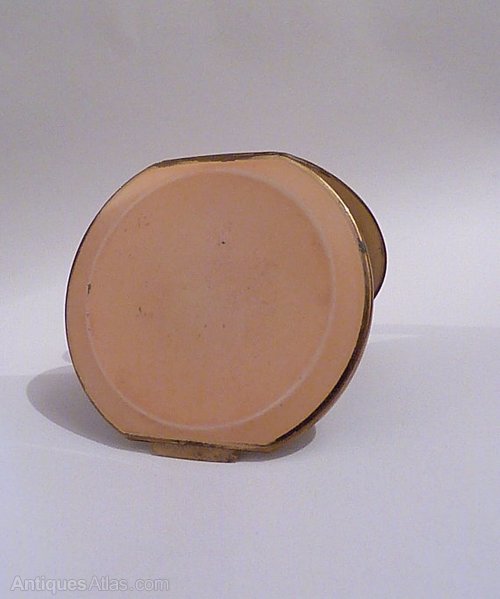 Antiques Atlas - Rare Stratton Compact 1938 Clipped Round Panda