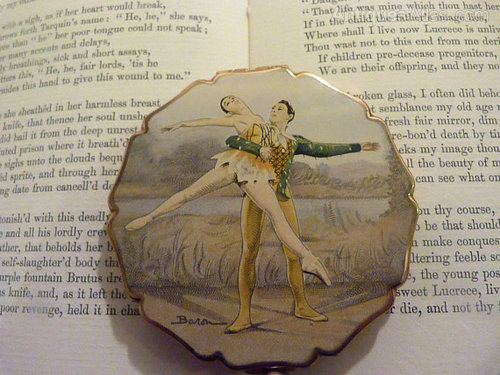 Antiques Atlas - Rare Stratton Ballet Ballerina Compact as395a361