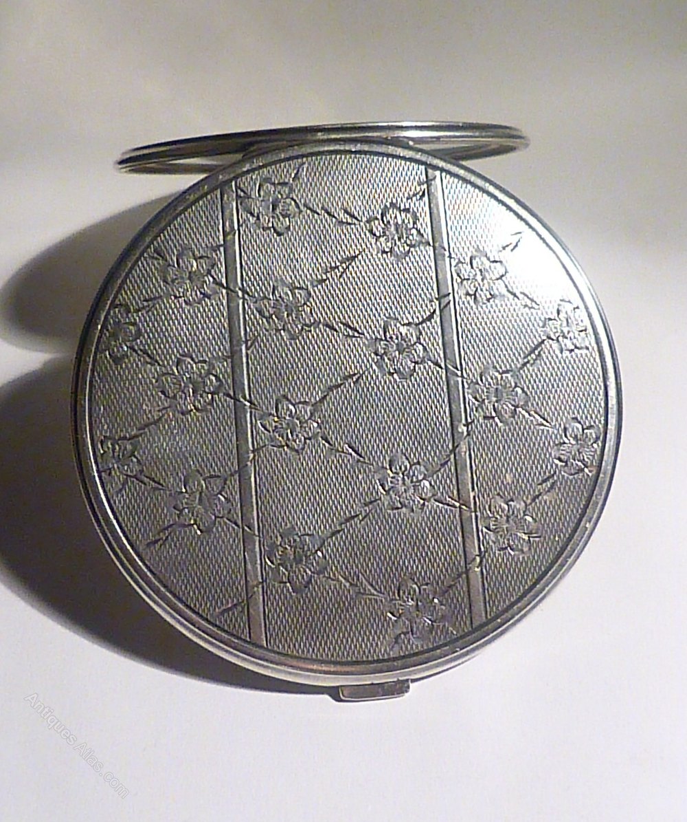 Antiques Atlas - Solid Silver Compacts Vintage Christmas Gifts as395a1023