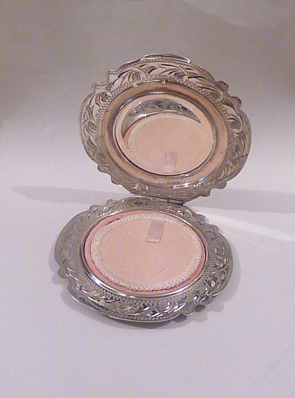 Antiques Atlas - Solid Silver Compacts Czechoslovian as395a725