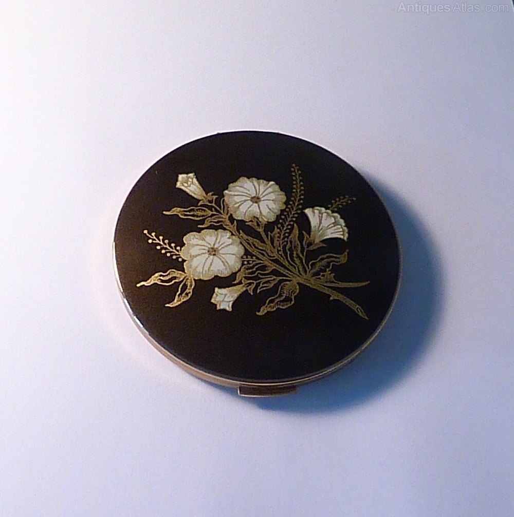 Antiques Atlas - Unused Vintage Stratton Powder Compact 1960s