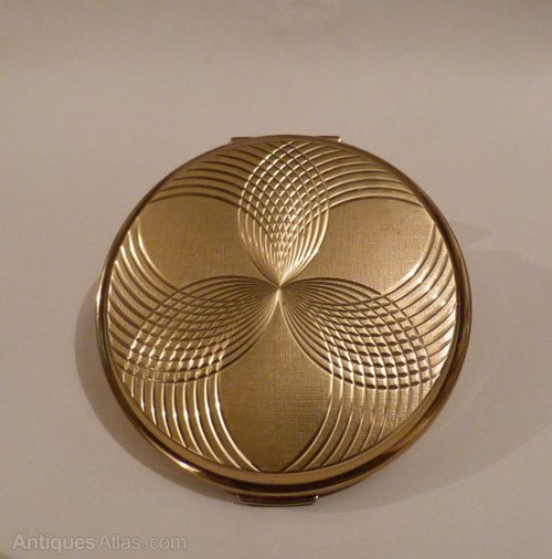 Antiques Atlas - Vintage Compacts Mother's Day Gifts 1950s