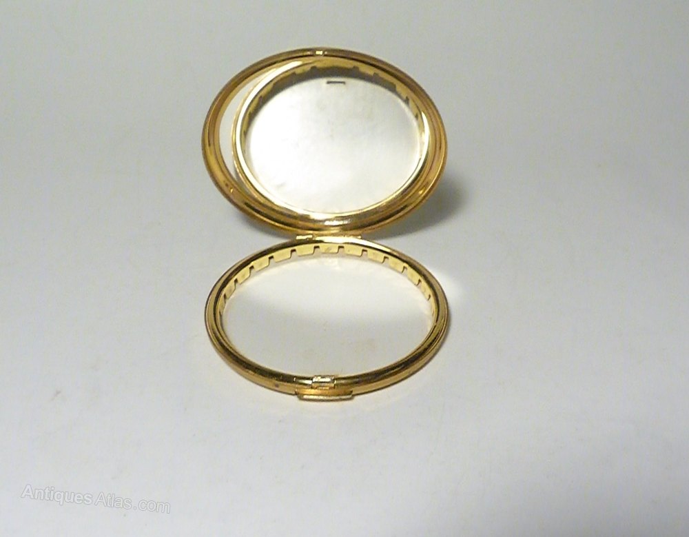 Antiques Atlas - Vintage Powder Compacts 1960s Stratton Compact